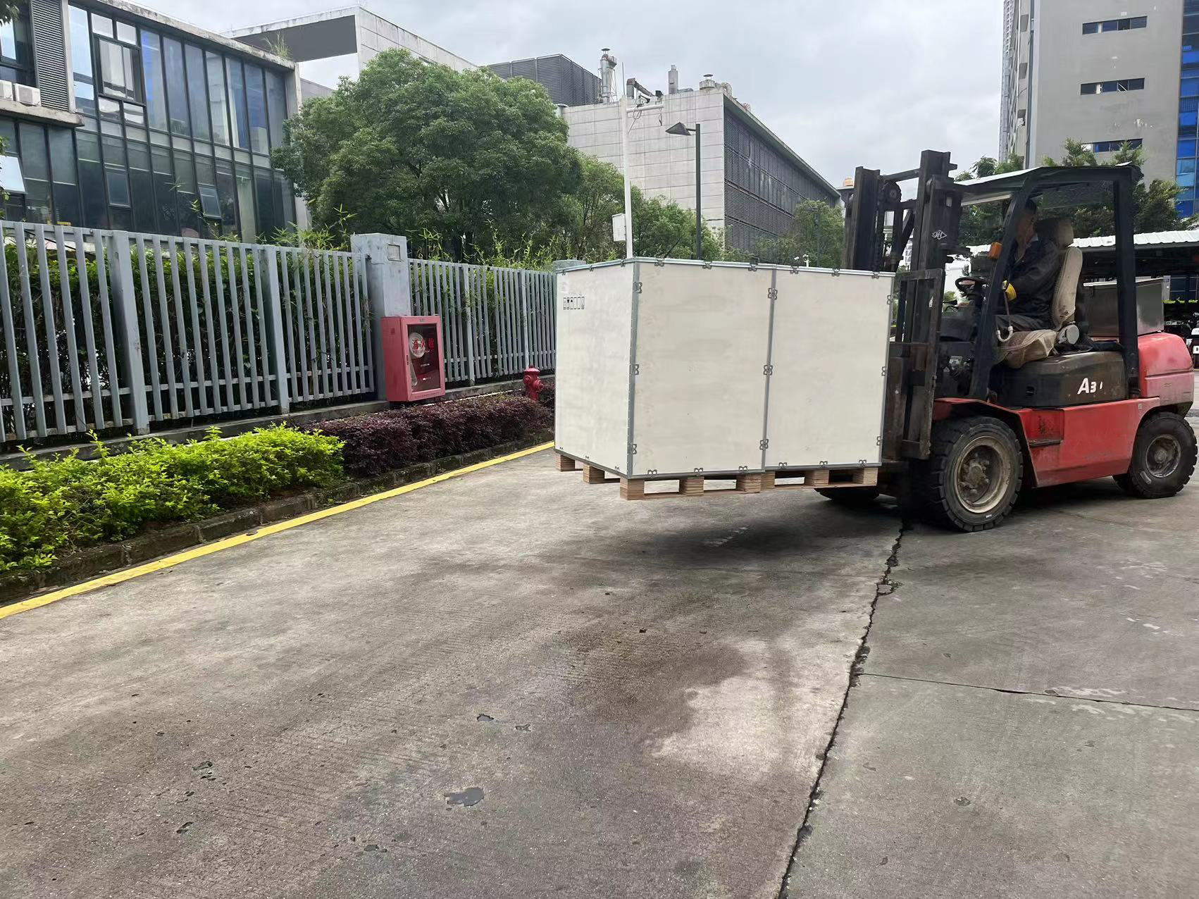 LED video display Quick container loading | Uninak