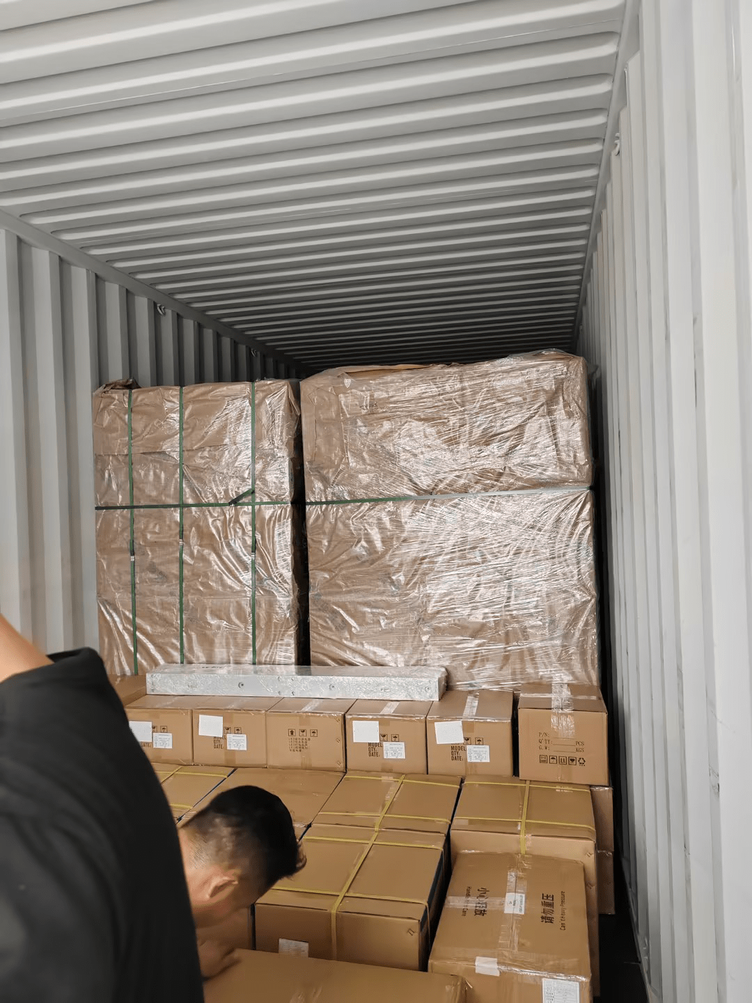LED video display loading a container... | Uninak